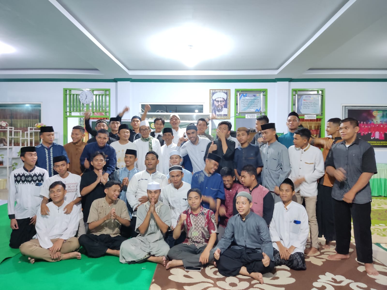 Keluarga Besar Pondok Pesantren Tingkat MA Alkhairaat Kota Gorontalo ...